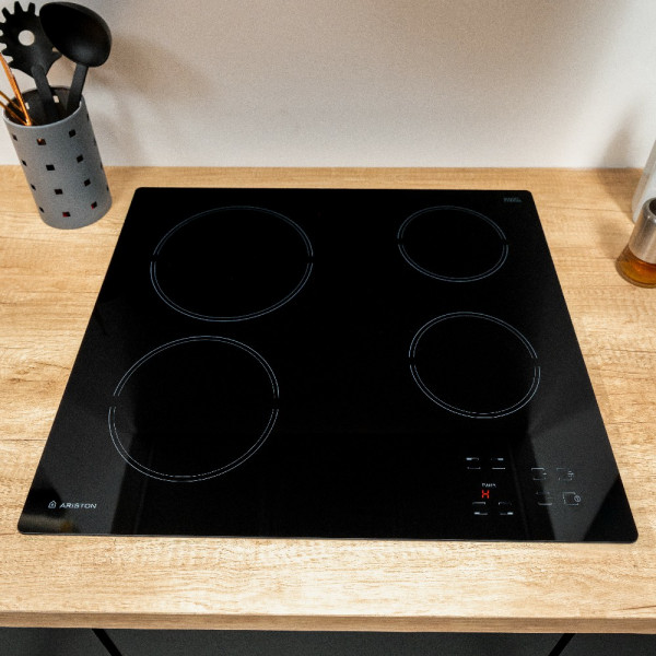 ANAFE ARISTON ELECTRICO HR611CA 4HOR VITROCERAMICO TOUCH - Sansei